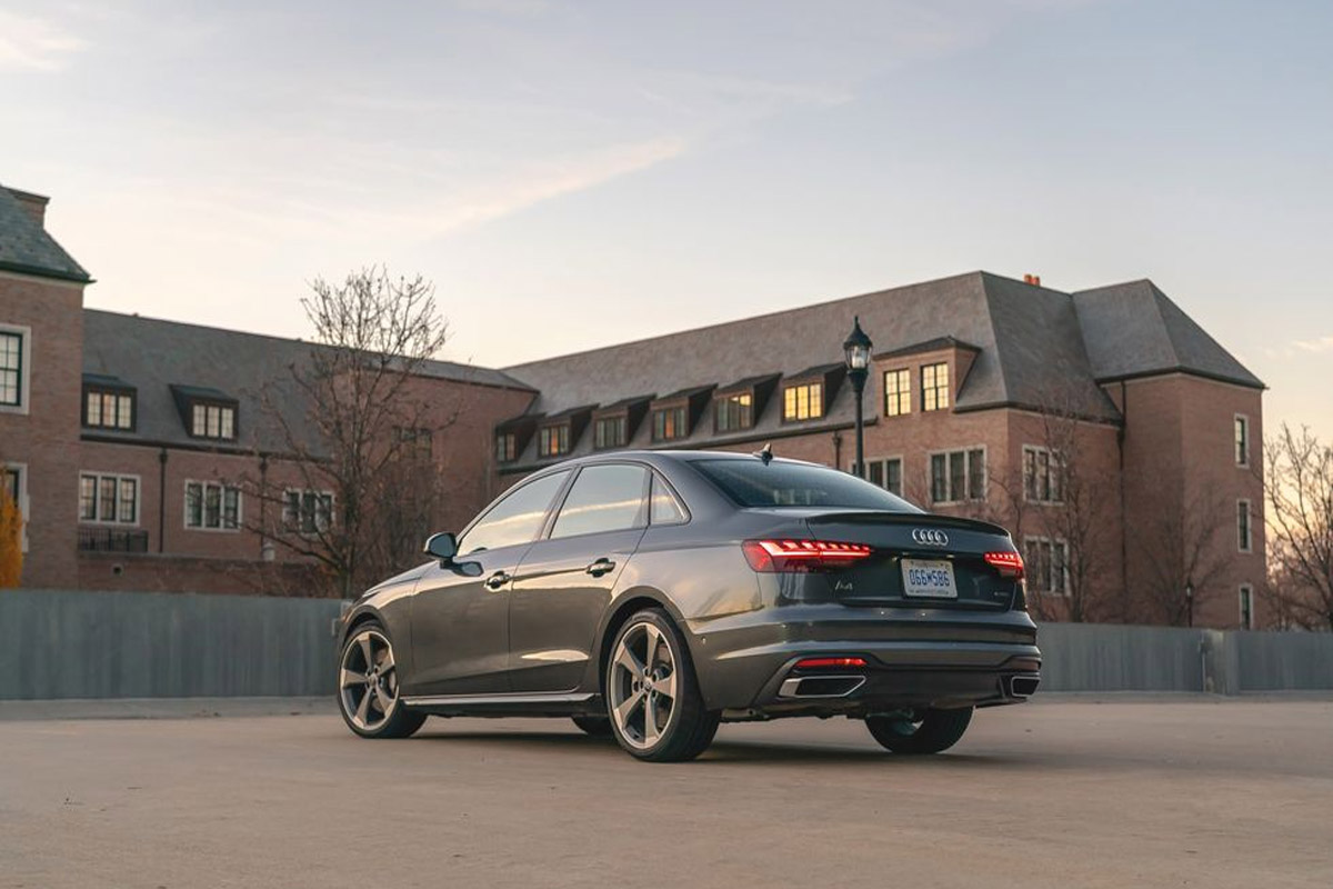 StriveME - اودي a4 2022 المواصفات والاسعار في الامارات